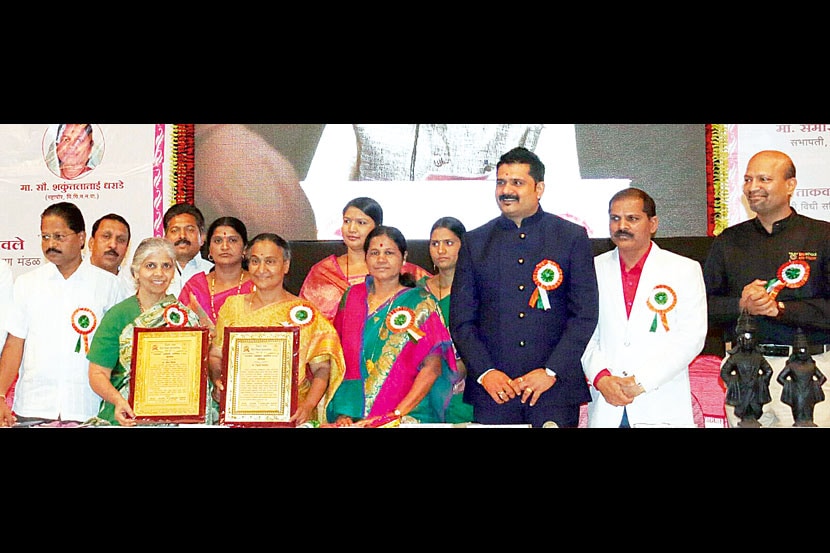 शिक्षण हक्काप्रमाणे मुलांसाठी खेळण्याचा हक्क हवा- रेणू गावसकर - Marathi ...