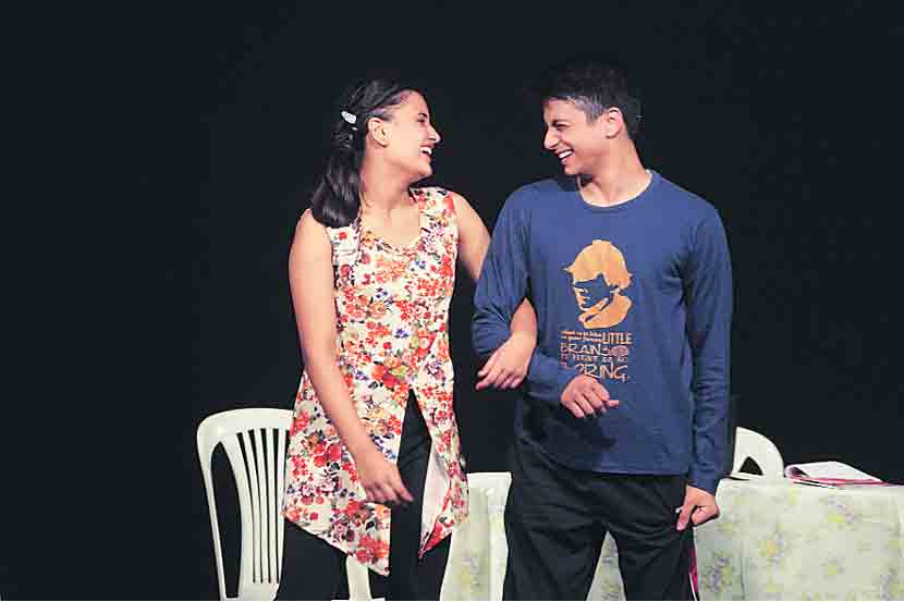 बोल बिन्धास!! - Marathi News | Bindas Bol Drama By Maharashtra Cultural ...