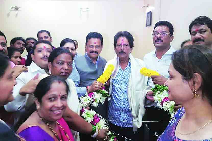 मेन्डोन्सांसाठी सेनेच्या पायघडय़ा - Marathi News | Former Ncp Mla ...