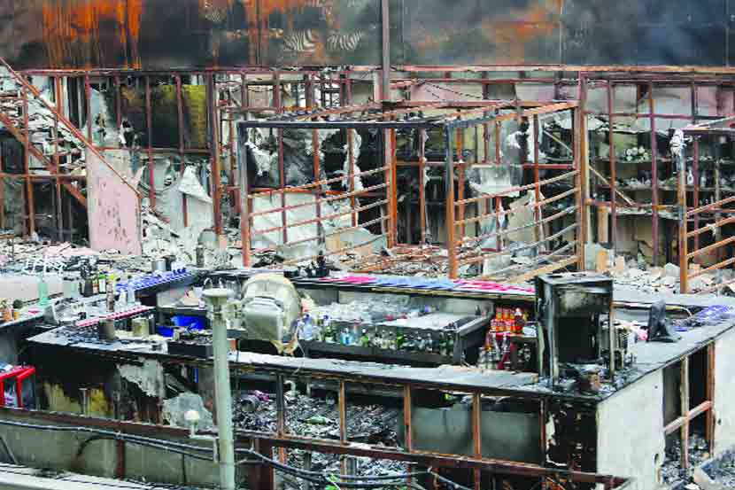 कमला मिलच्या मालकाला समन्स - Marathi News | Kamla Mill Fire Summons To ...