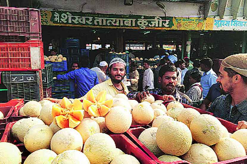 बीड, तुळजापूरचे गोड, रसाळ कुंदन खरबूज बाजारात - Marathi News ...