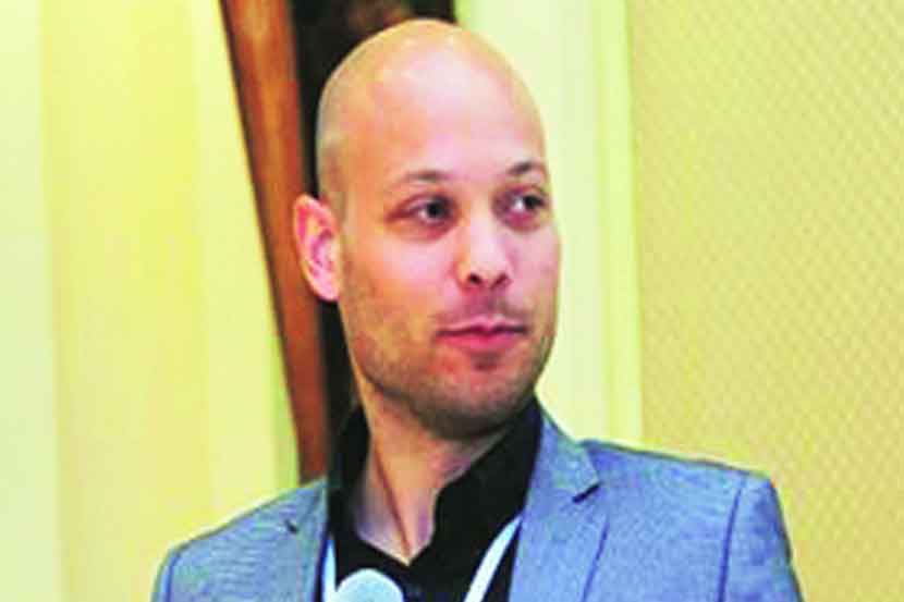 प्रशिक्षकपदाची सूत्रे सांभाळण्यासाठी पॅपिच यांचा विलंब - Marathi News ...