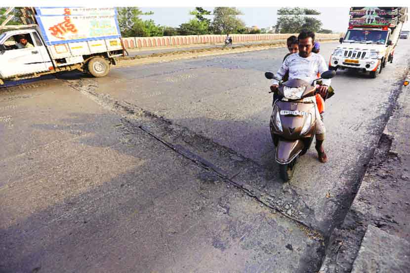 आम्रमार्ग उड्डाणपुलाचे लवकरच स्थापत्यविषयक परीक्षण - Marathi News | Iit ...