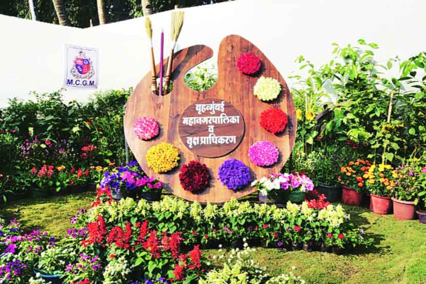 पाना फुलांनी साकारलेले गेट वे ऑफ इंडिया, म्हातारीचा बूट.. - Marathi ...