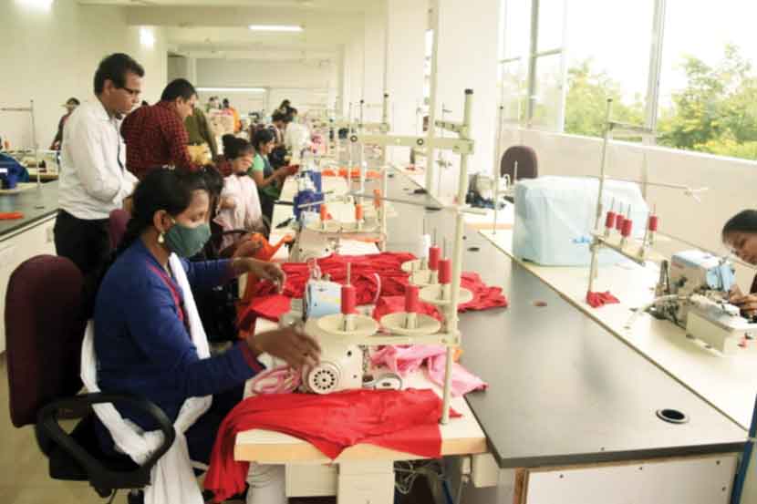 करोनाकाळात कोटय़वधींचा खर्च करून शेकडो लोकांना रोजगार दिला - Marathi ...