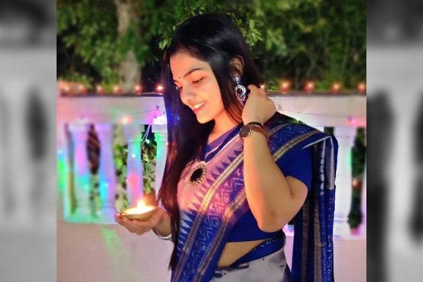 …म्हणून आर्या आंबेकरसाठी खास आहे ‘ही’ साडी - Marathi News | Marathi ...