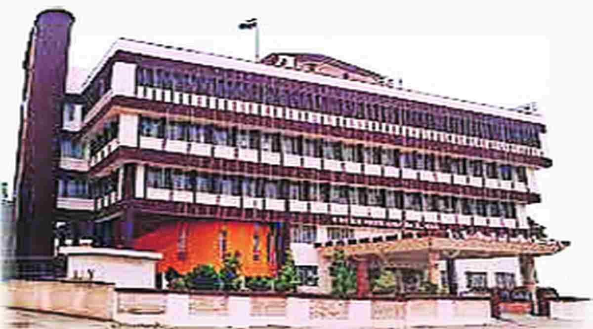 सांगली जिल्हा बँकेत हितसंबंध बळकट करण्यावर भर; कोटय़वधींची कर्जे माफ ...