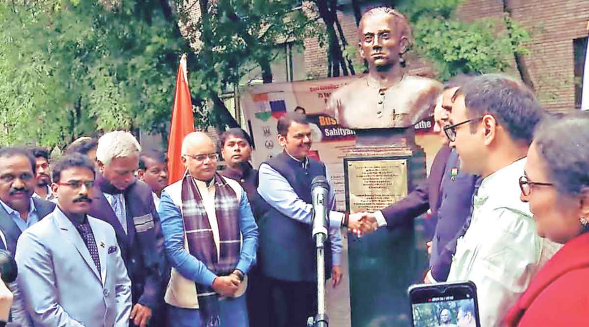 lokshahir anna bhau sathe statue unveil in moscow zws 70