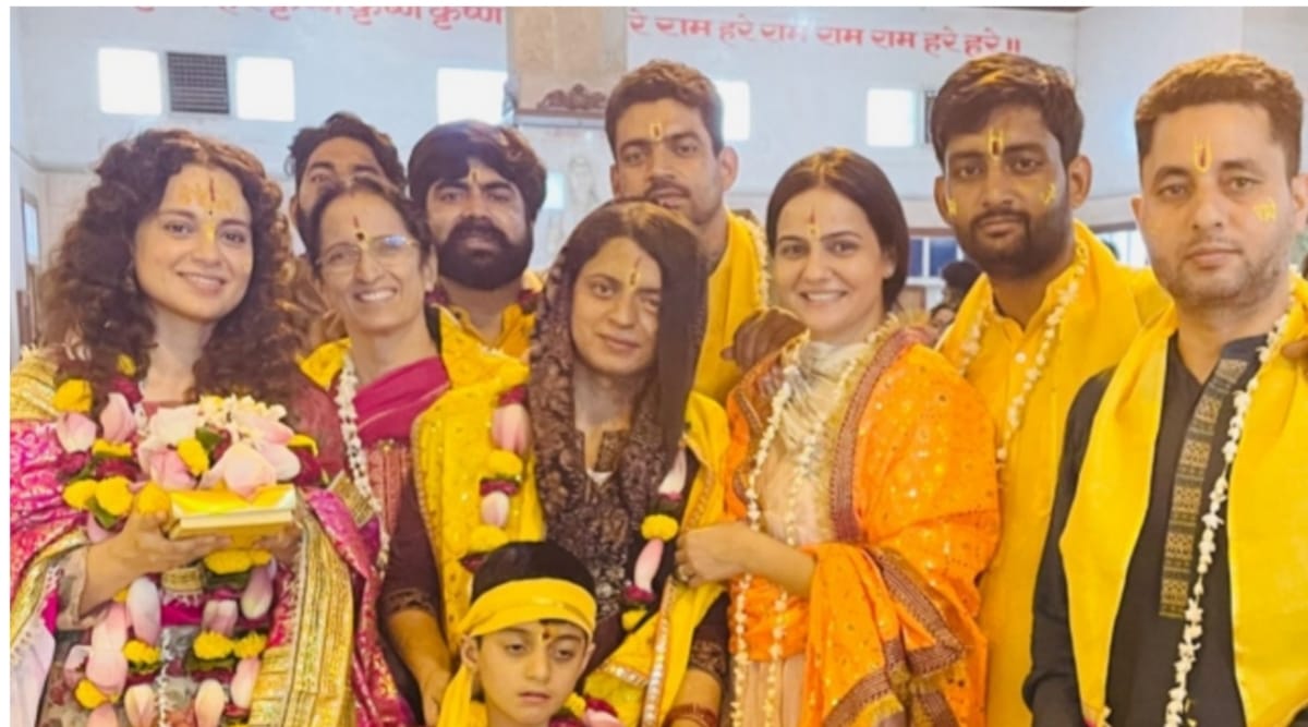 emergency actress kangna ranaut taken blessing of banke bihari temple mathura spg 93 | धाकडच्या ...