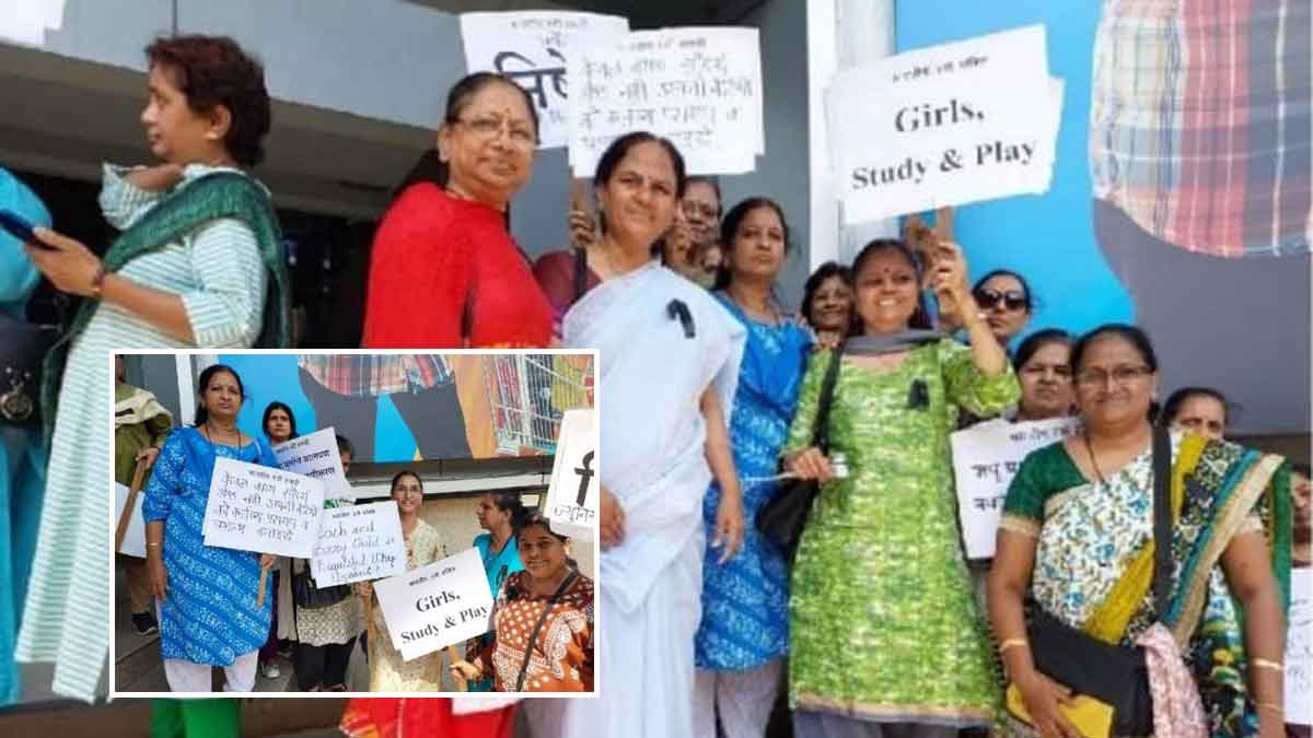 women s organizations protest against the junior miss india pageant zws 70