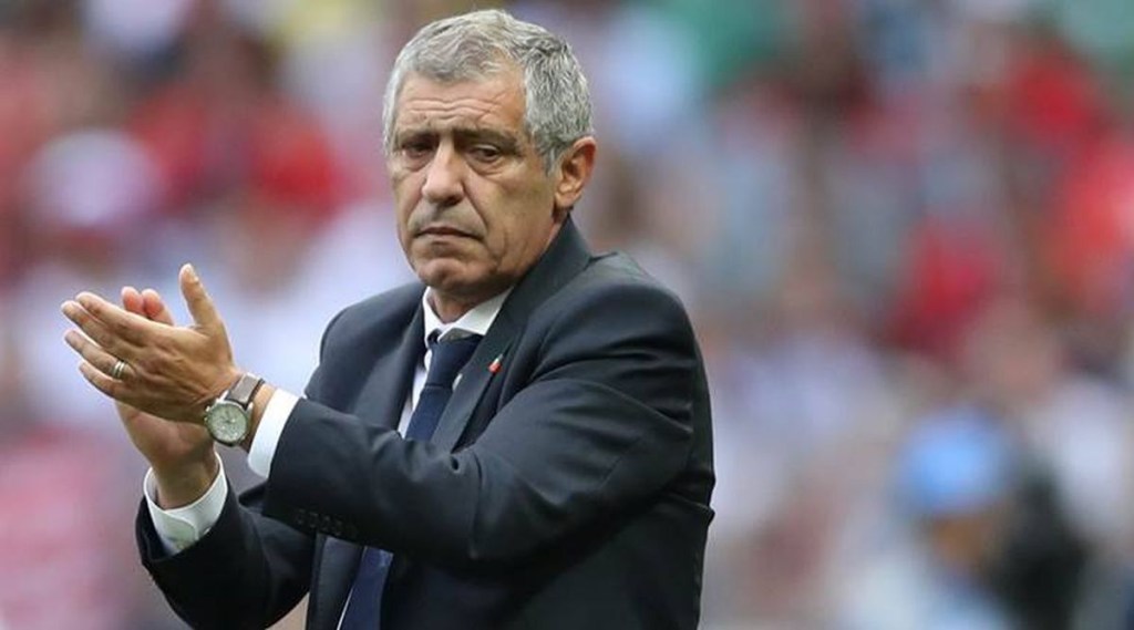 Editorial The beauty of sportsmanship Fernando Santos of Portugal Football of the team Existing ...