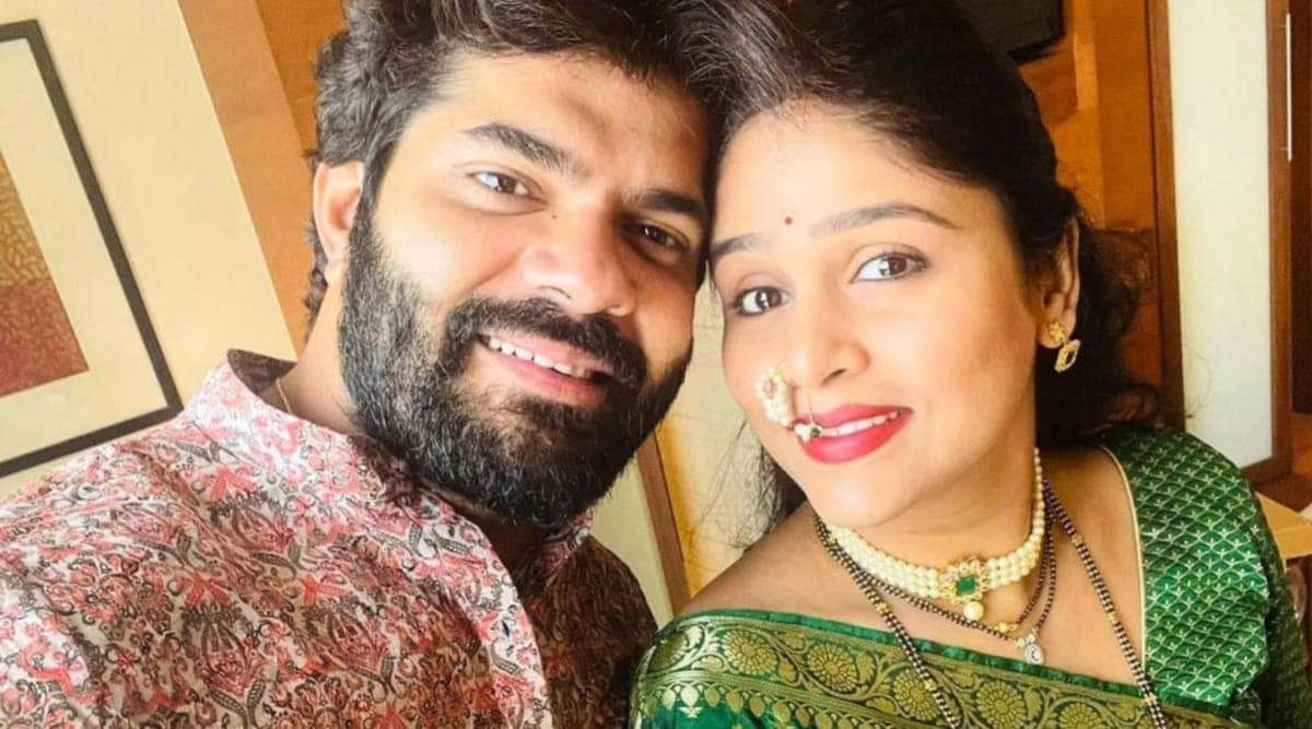 after wedding marathi actress akshya deodhar shared photo withhus band hardik joshi spg 93 ...