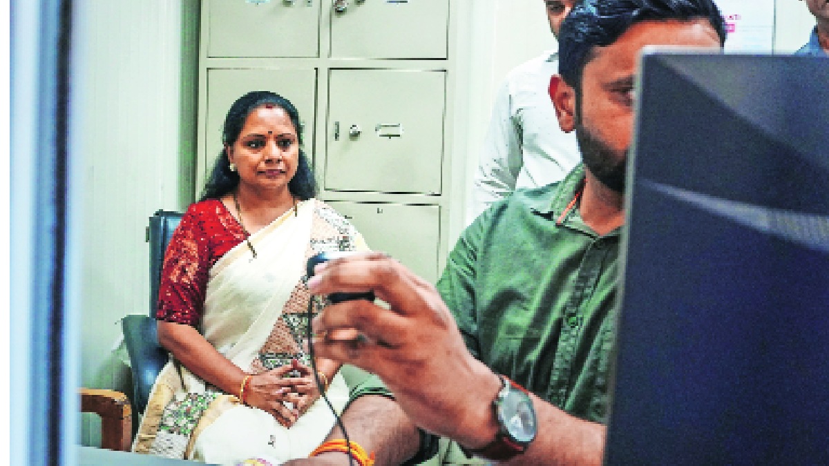 ‘ईडी’चे कारवाईसत्र; लालूप्रसाद यादव कुटुंबीय, मुश्रीफ यांच्या ...