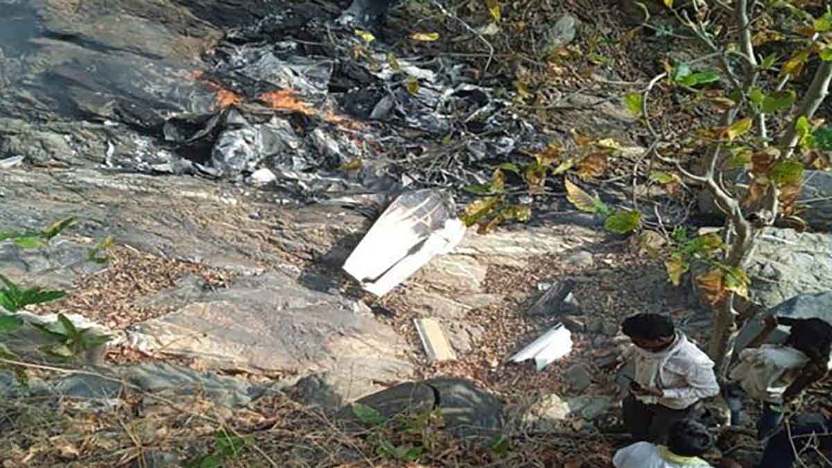 pilot and co pilot killed after trainer aircraft crashes in balaghat ...