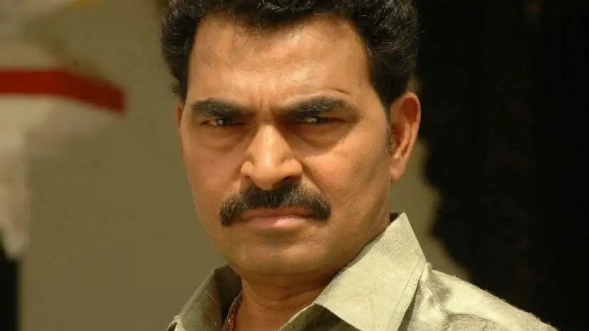 actor Sayaji Shinde got Attacked by Honey Bee during pune bangalore ...
