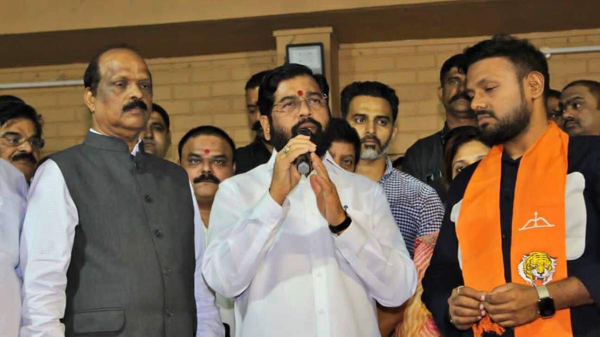 ठाकरे गटाच्या नेत्याचा शिंदे गटात प्रवेश, मुख्यमंत्री एकनाथ शिंदे ...