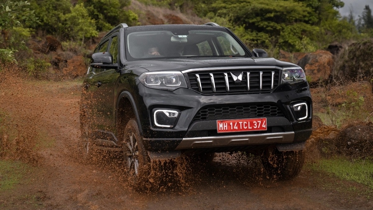 देशातल्या सर्वात सुरक्षित 'या' ७ सीटर SUV वर भारतीयांचं जडलं प्रेम, खरेदीसाठी तुफान गर्दी ...