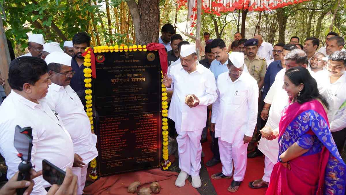 नाशिक : शहरात रोजगारार्थ येणाऱ्या आदिवासींसाठी निवारा व्यवस्था; डॉ ...