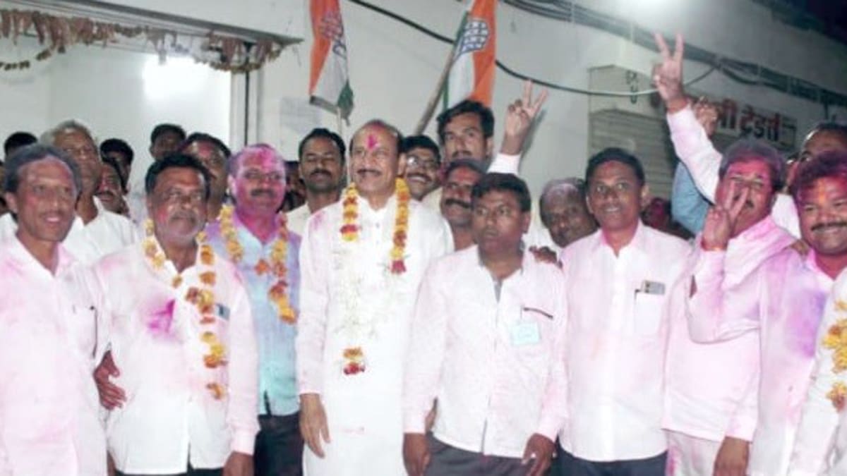 अमरावती : बच्‍चू कडूंनी चांदूर बाजार राखले, पण अचलपुरात हादरा; बाजार ...