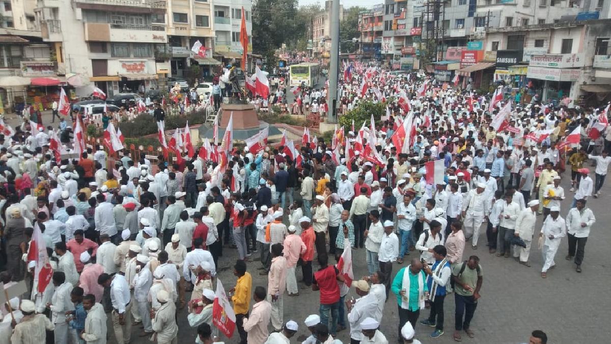आदिवासी आरक्षणात इतरांना स्थान देण्यास विरोध; उलगुलान मोर्चात ...
