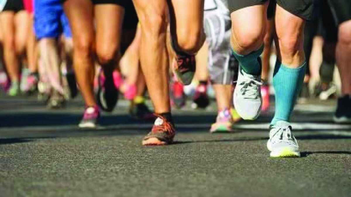 मॅरेथॉनमध्ये दोघांचा मृत्यू | Two runners died while running in Mumbai ...