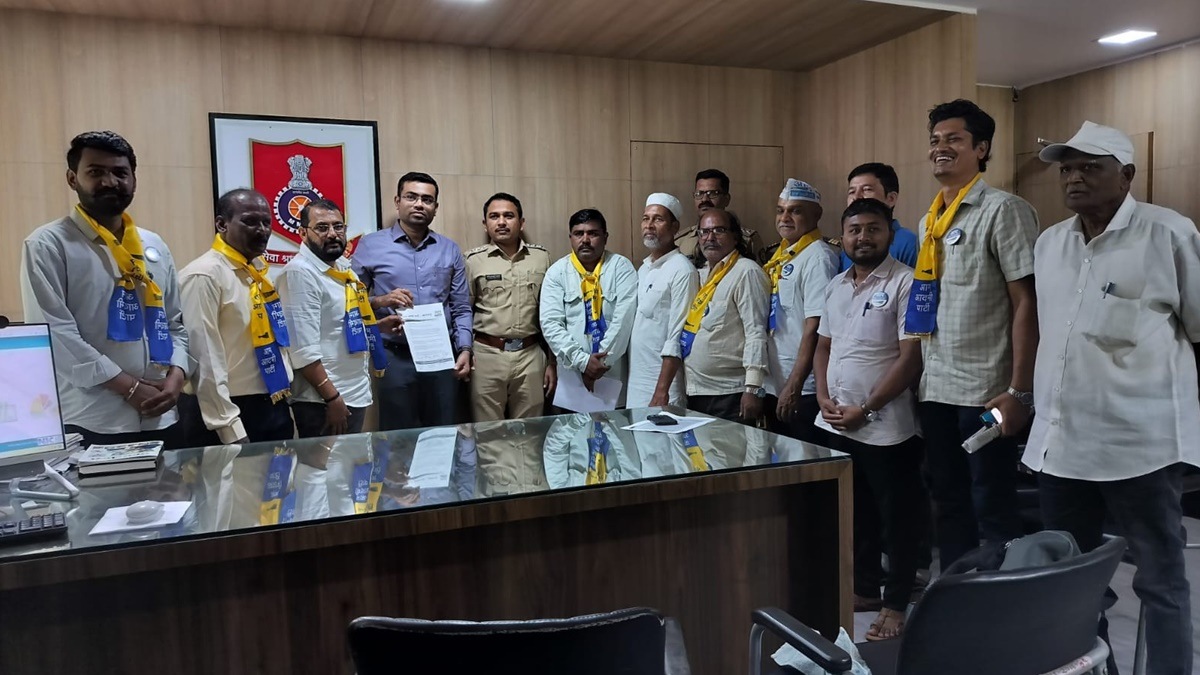 कोल्हापुरातील पासिंग दंडावरील कारवाई थांबवा; परिवहन अधिकाऱ्यांकडे 'आप ...