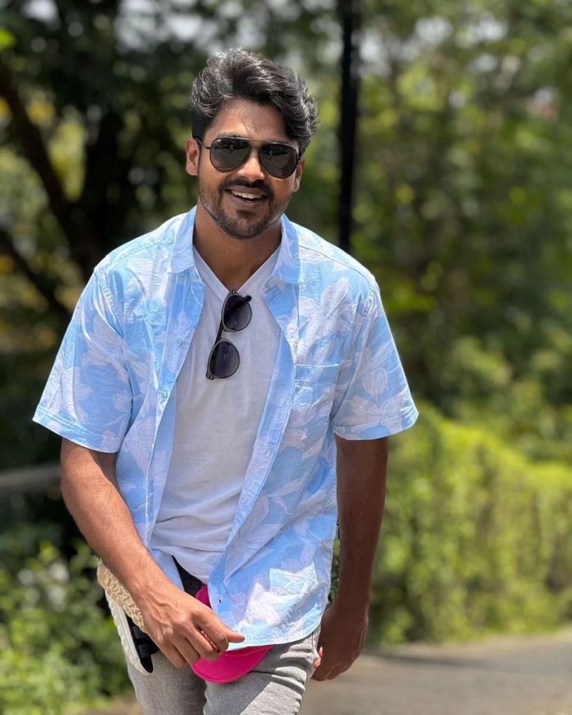 Monsoon 2024 Photos: शूटिंगमधून वेळ काढत 'अधिपती'ने लुटला पावसात भिजण्याचा आनंद