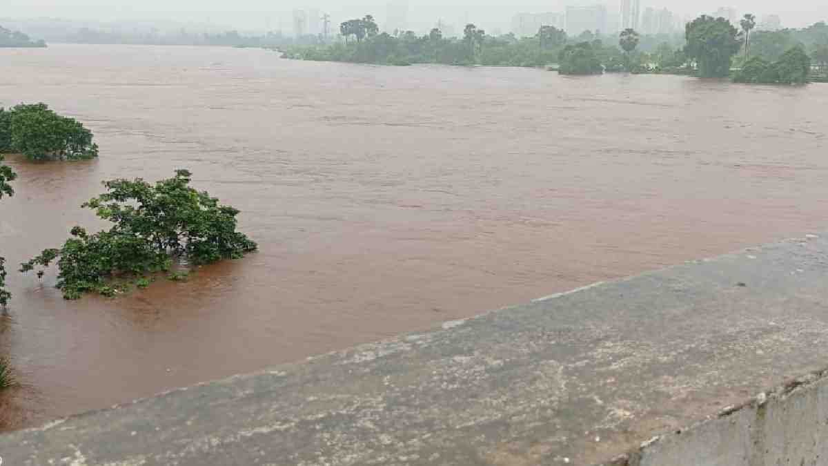 Ulhas River Overflows 22 Villages in Kalyan Ambernath Bhiwandi Alerted ...
