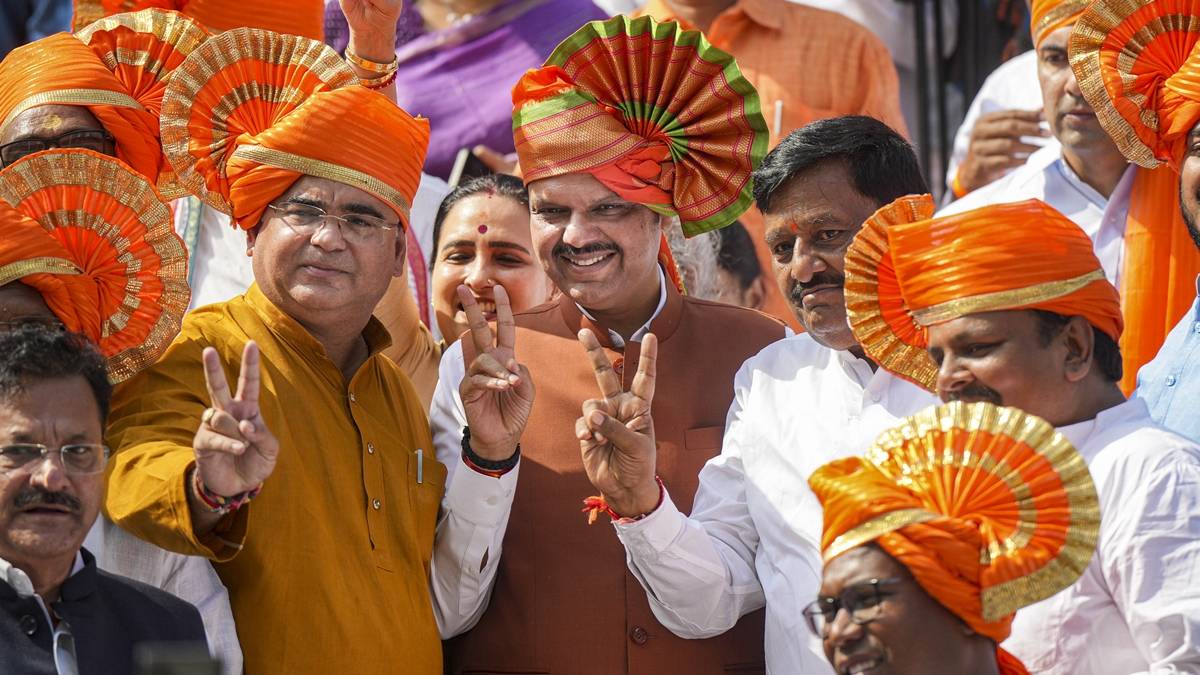 oath taking ceremony date and invitation card released by bjp before ...