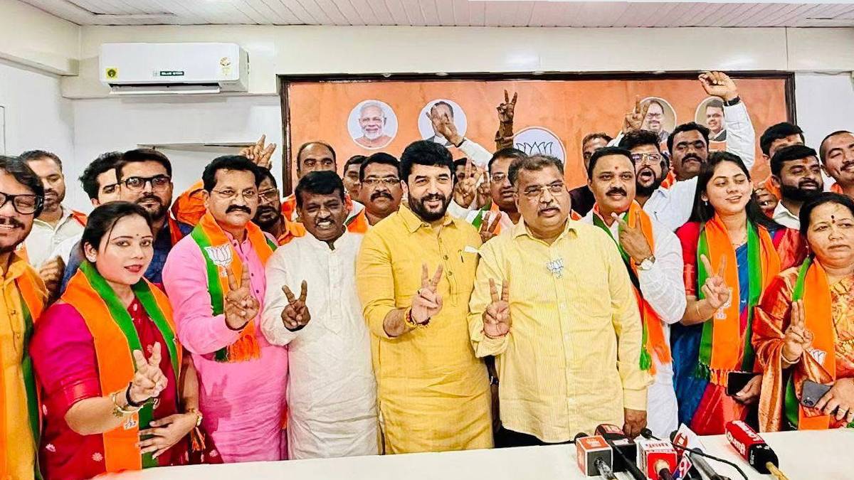 Displeasure in Pune BJP due to Shiv Sena corporators joined party ...