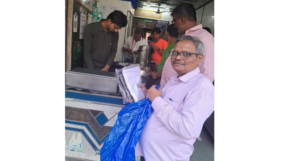 Anti plastic campaign Mumbai Municipal Administration seizes 61 kg of ...