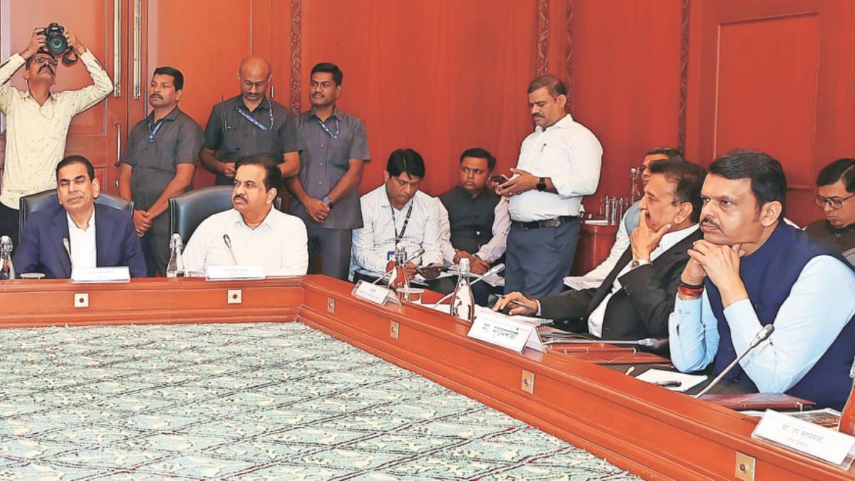 cm devendra fadnavis reviews preparation for nashik kumbh mela 2027 zws 70 | नाशिकजवळ ‘महाकुंभ ...