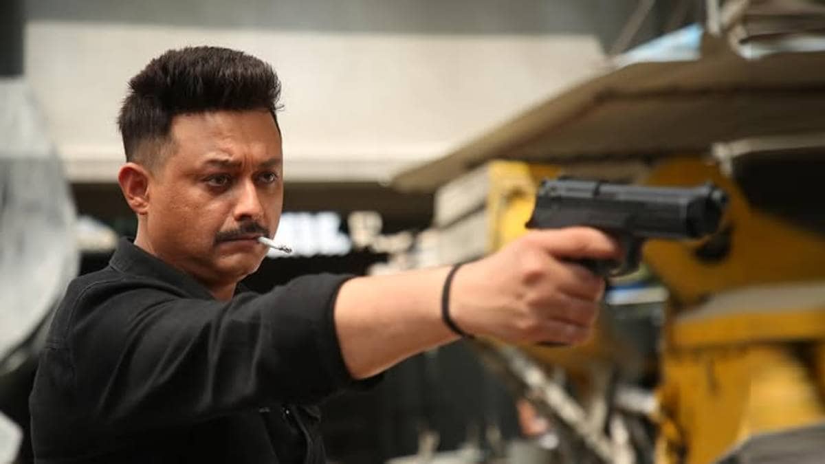 Swapnil joshi marathi movie jilabi look viral acp Vijay karmarkar ...