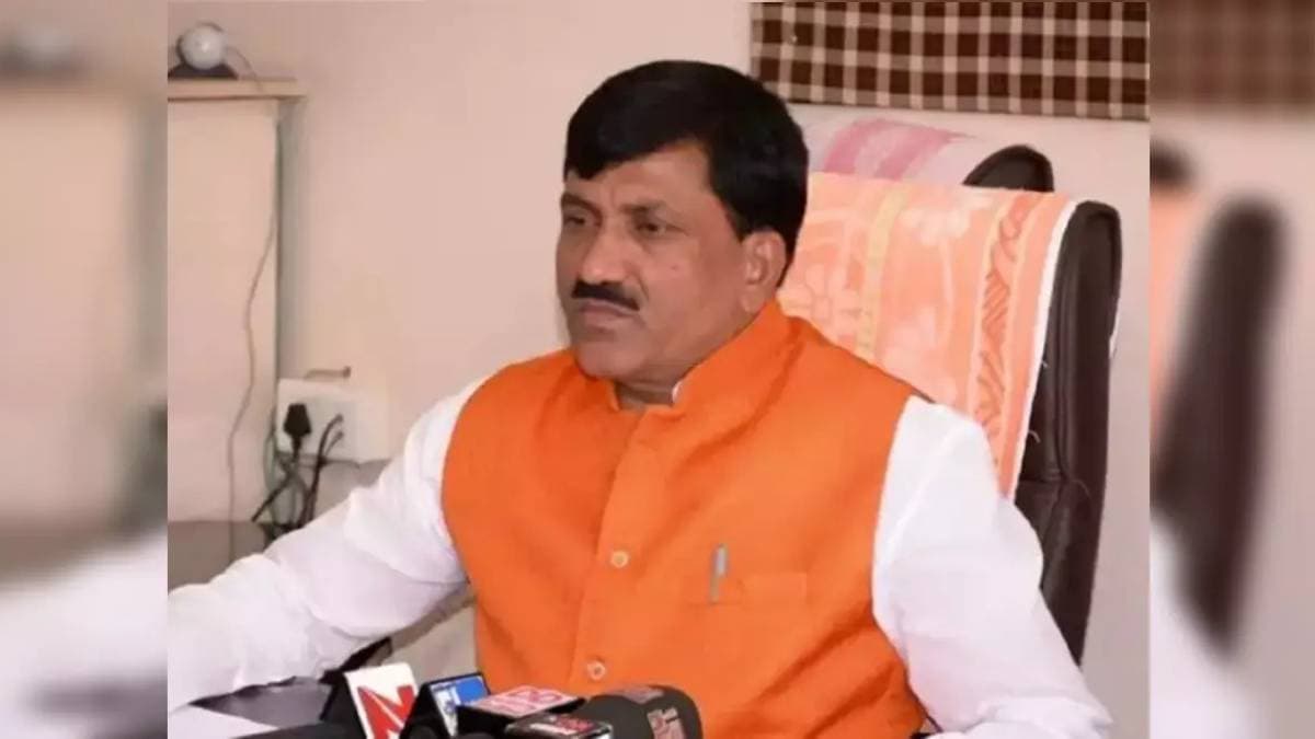 mla babanrao lonikar indirectly criticize those who join bjp party zws 70 | पाहुणे येतात, जातात ...