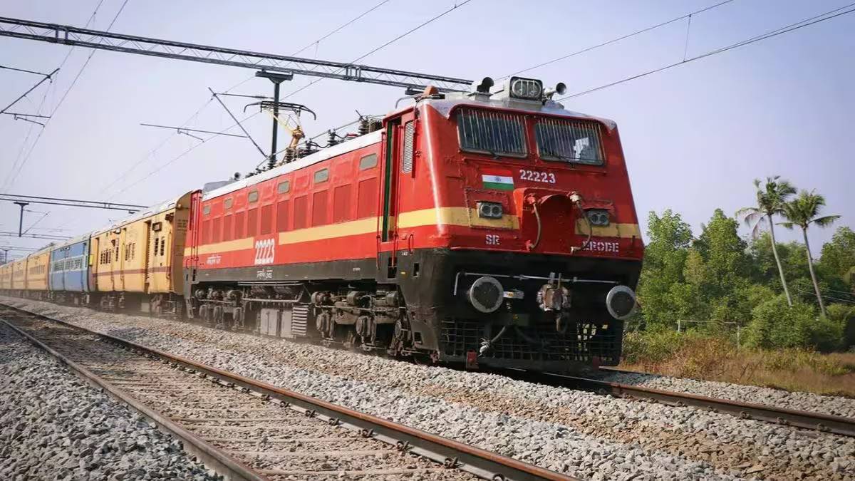Engine failure of express train in Umbermali Khardi section disrupts ...