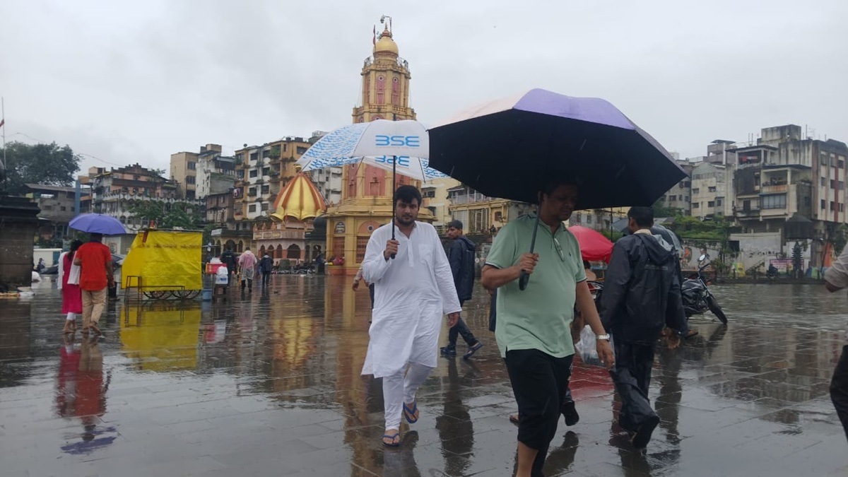 Heavy rain returns to Nashik after eight days of respite with continuous downpour Friday. नाशिक ...