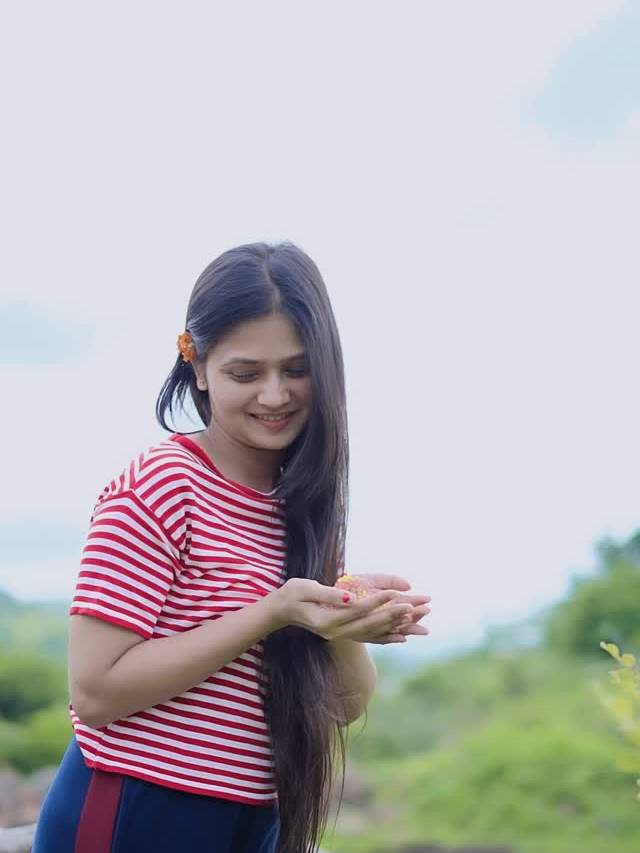 गौतमी पाटील म्हणतेय, “चांद तू नभातला…”