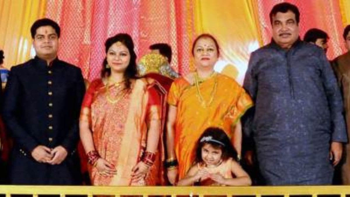 nitin Gadkari family to start international school in Nagpur premium education project | नितीन ...