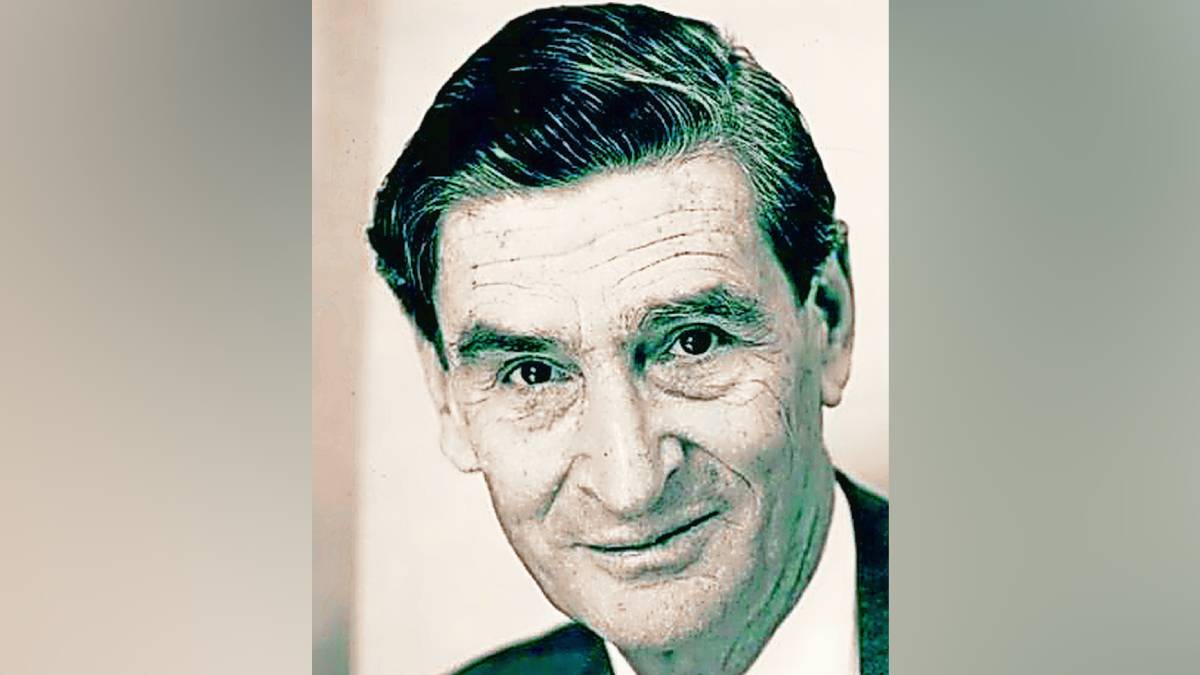 भारताचा नेमका वेध घेणारे अभ्यासक - Marathi News | India Social System ...