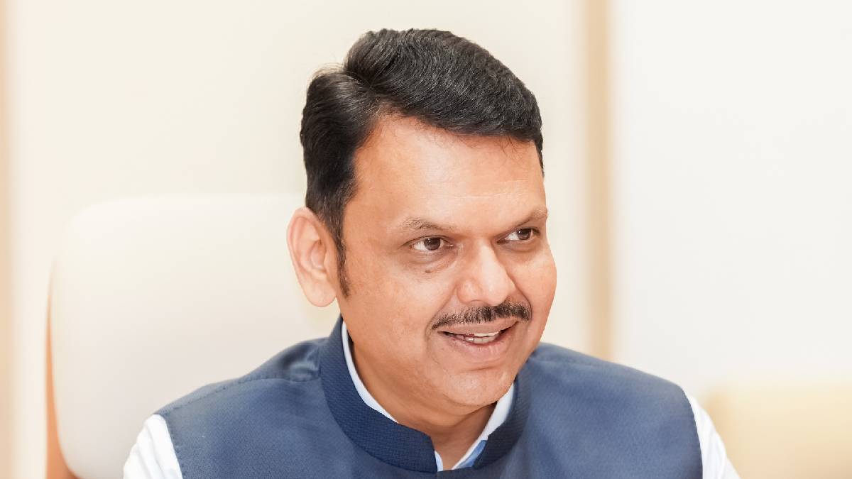 Devendra Fadnavis : “मुंबईतील सर्व लोकल रेल्वे वातानुकूलित करणार, पण ...