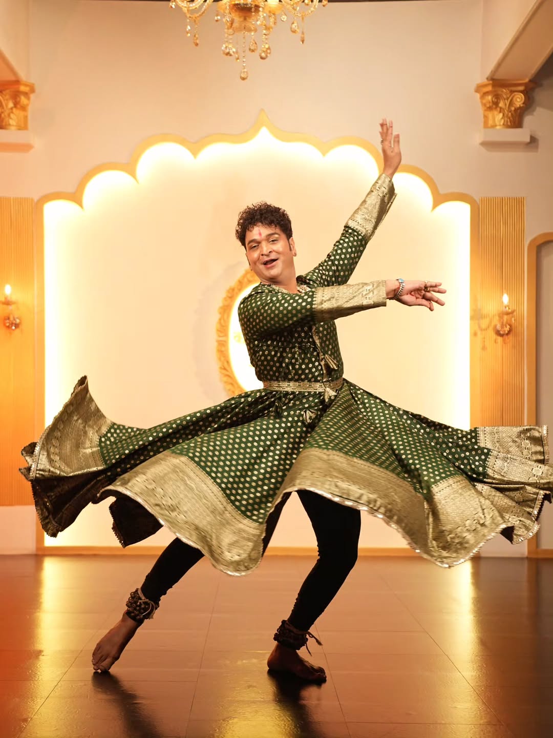 Marathi Actress Rinku Rajguru Choreographer Ashish Patil Photoshoot Twinning Dance Photos Viral ...