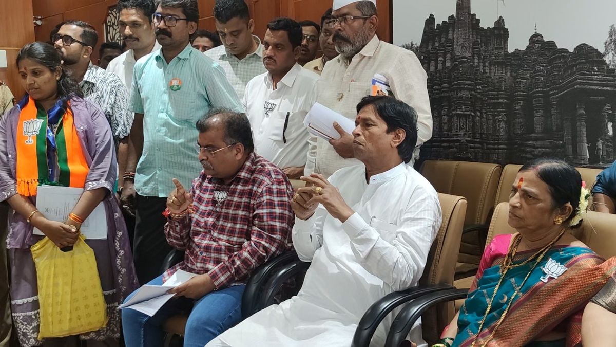 विशिष्ट लोकांच्या मागणीनुसार मतदार याद्या बनवल्या; रविंद्र चव्हाणांचा ...