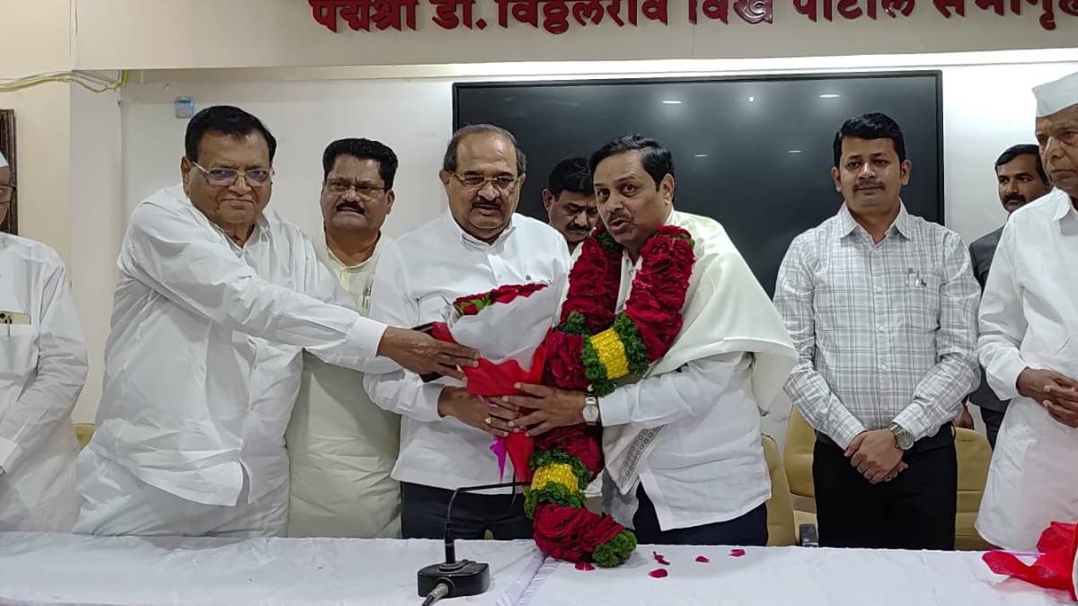 अहिल्यानगर जिल्हा बँकेच्या अध्यक्षपदी चंद्रशेखर घुले बिनविरोध ...