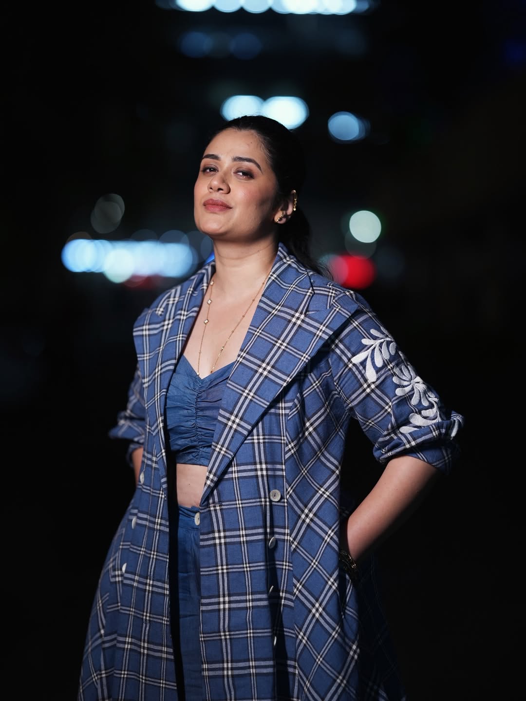 Marathi Actress Girija Oak Godbole Stylish Blue Coord Set Night Look ...