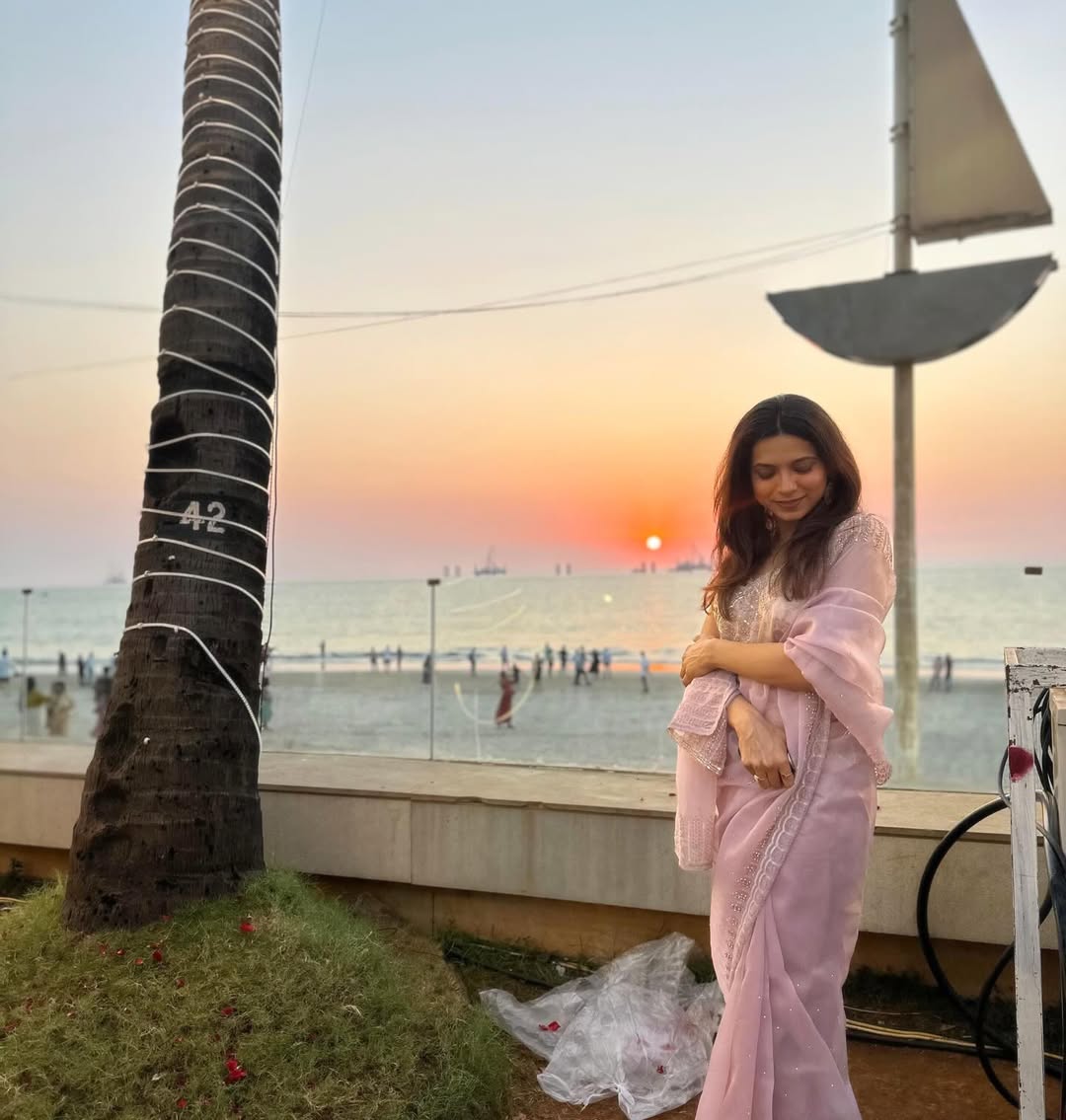 Marathi Actress Rang Majha Vegla Fame Angha Bhagre Saree Look For ...