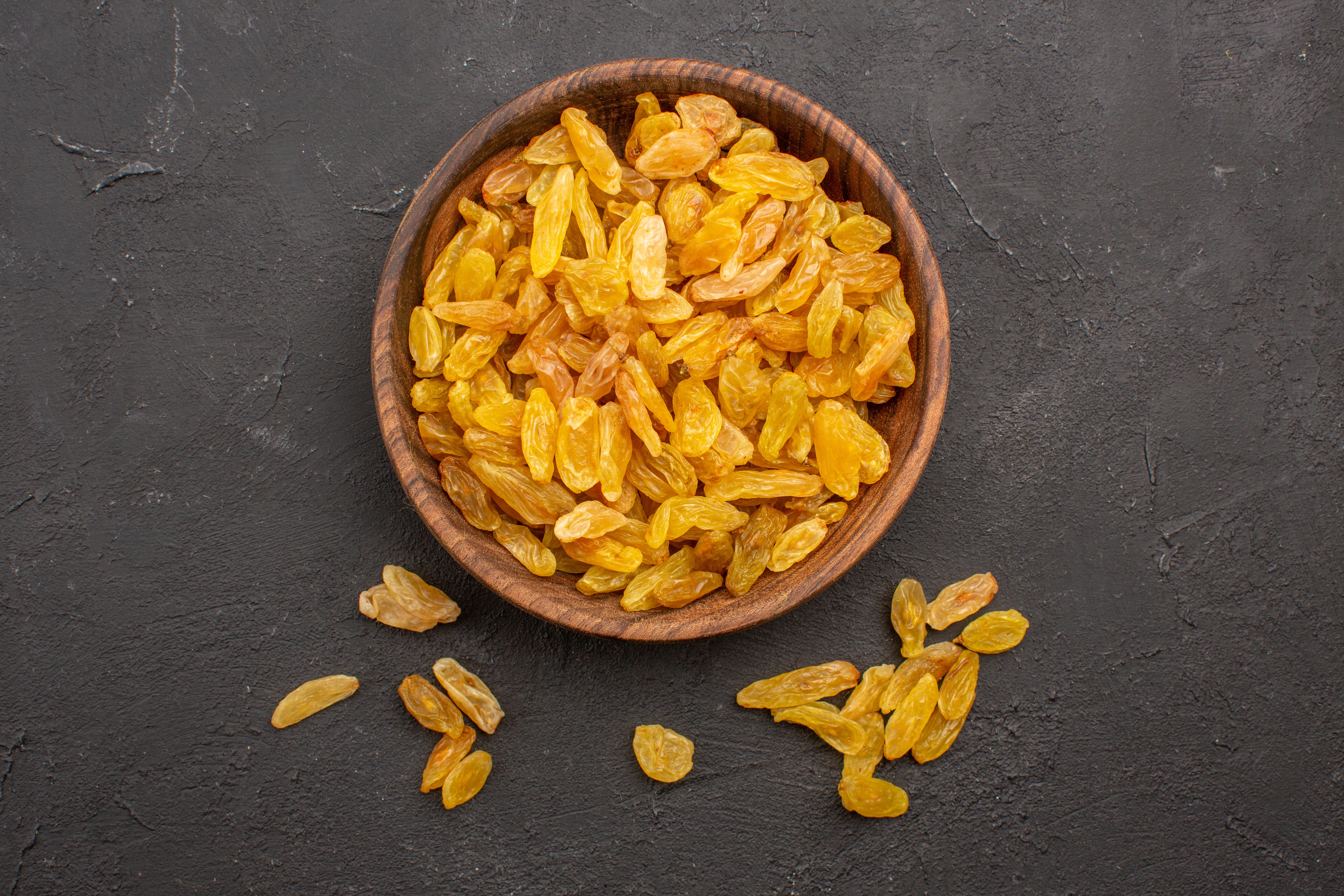 Soaked Vs Dry Raisins Digestion Energy Benefits Comparison Explained ...