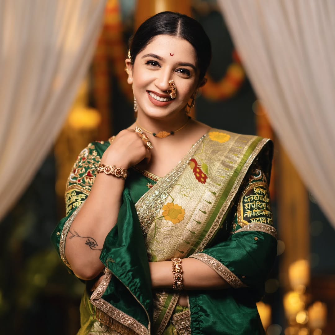 Swarajyarakshak Sambhaji Fame Actress Snehlata Vasaikar Black One Piece ...