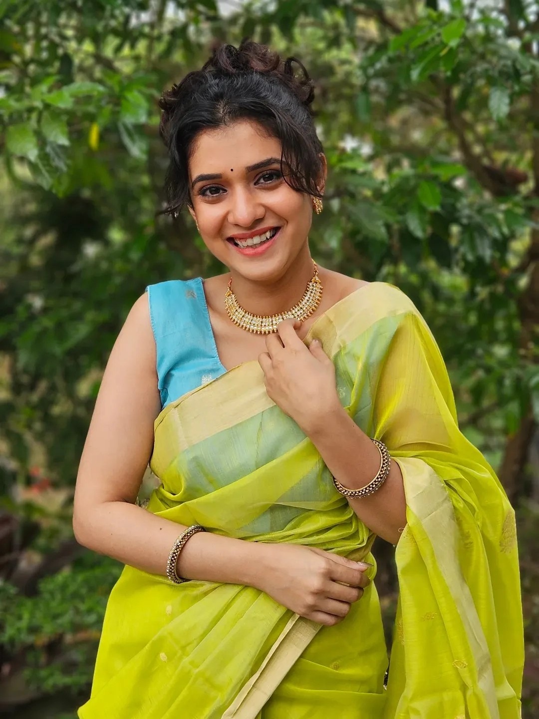 Kajalmaya Tv Serial Fame Actress Vaishnavi Kalyankar Gaikwad Green ...