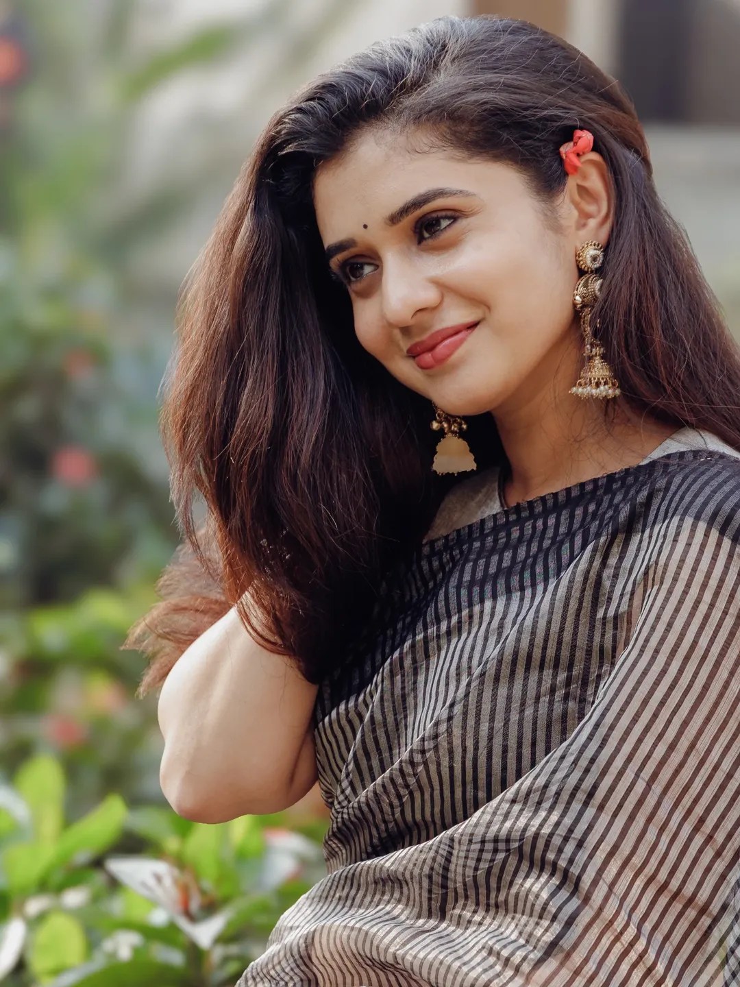 Kajalmaya Tv Serial Fame Actress Vaishnavi Kalyankar Gaikwad Green ...