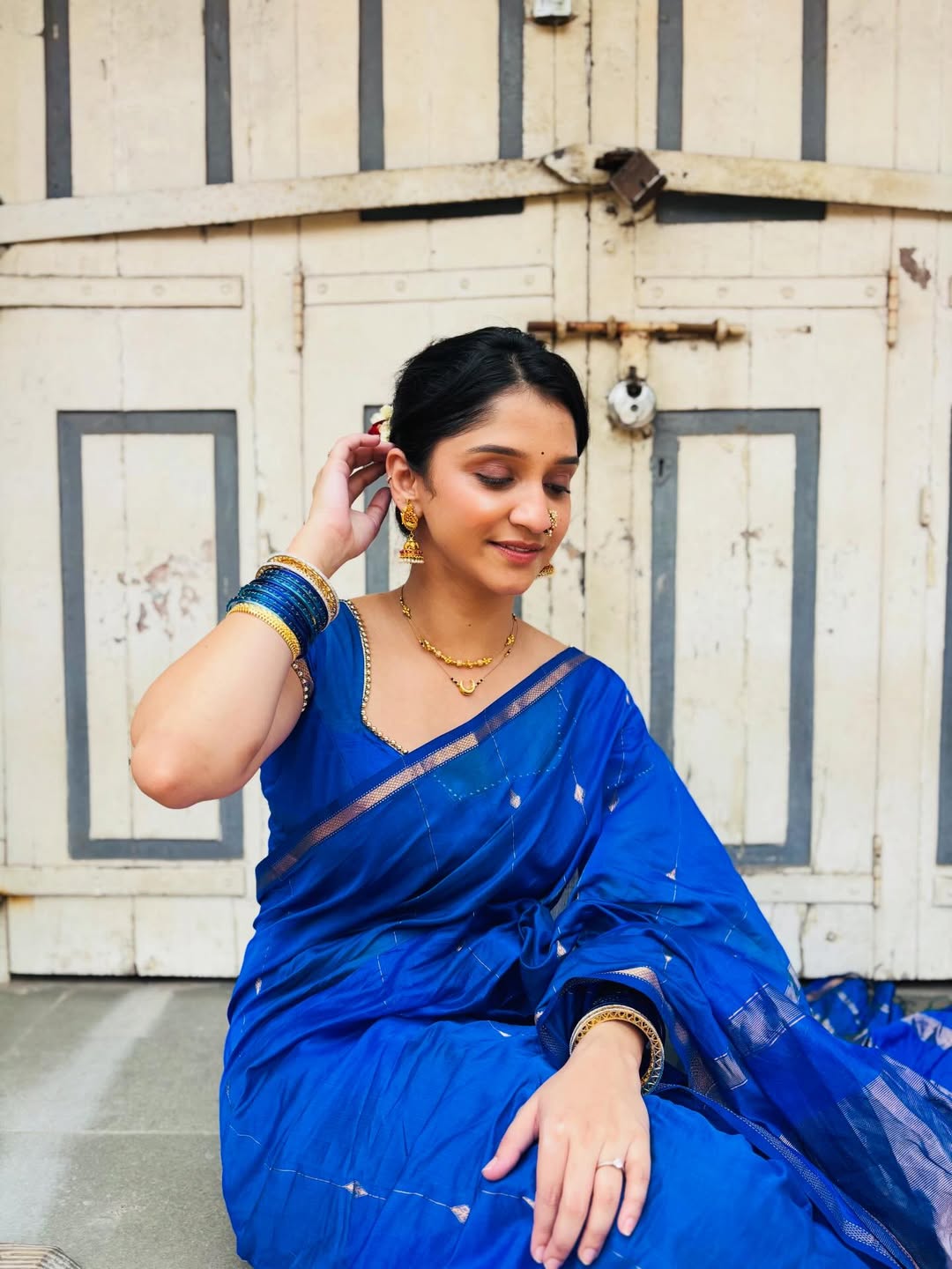 Tarini Tv Serial Fame Actress Shivani Sonar Blue Maheshwari Saree Look ...